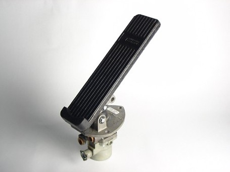 116731 by WILLIAMS CONTROLS - Pneumatic Throttle Pedal